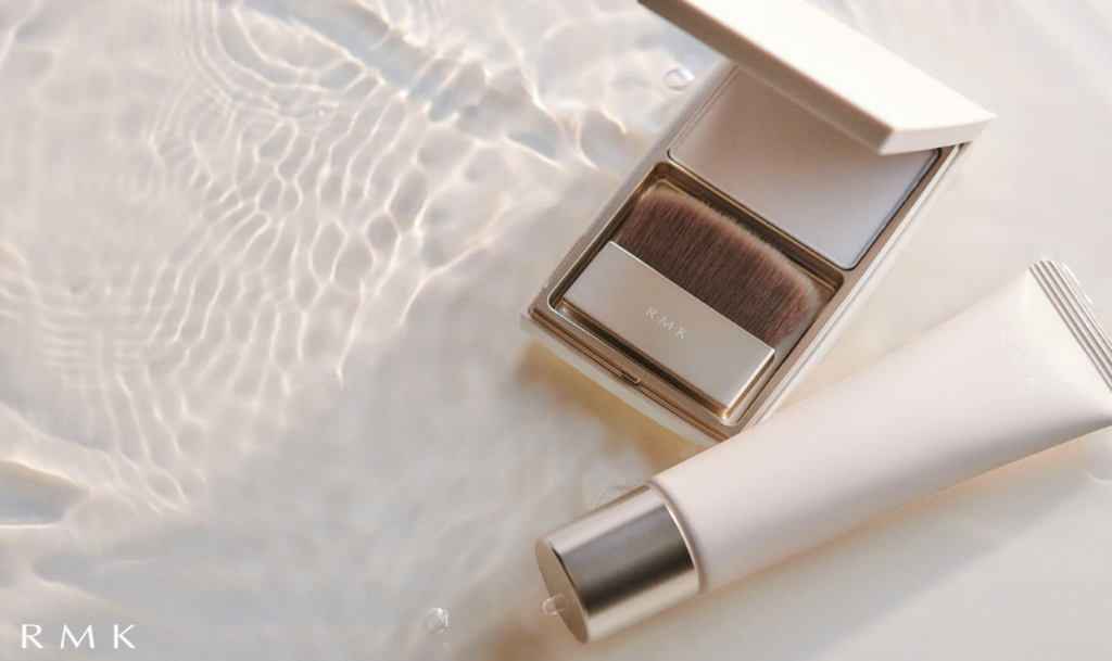 【RMK(アールエムケー)】2023年春コスメ、新作ファンデーション「スキンティント」「シルクフィット セッティングパウダー」が登場！【再入荷情報】