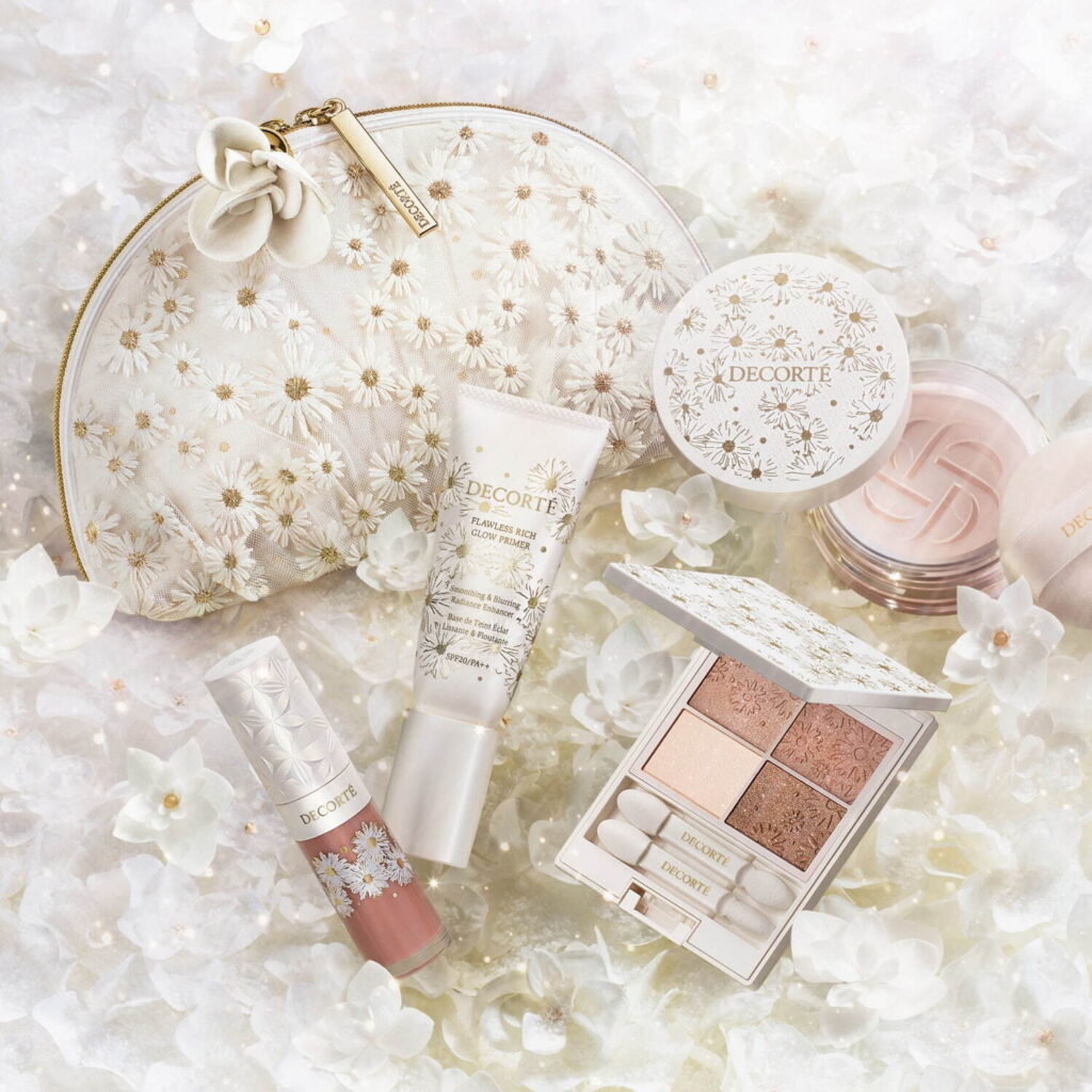 【コスメデコルテ(COSME DECORTE)】2024年クリスマスコフレ「ホワイトブリス コレクション」が登場！アイシャドウやミニフェイスパウダーがセットに【11月1日発売】